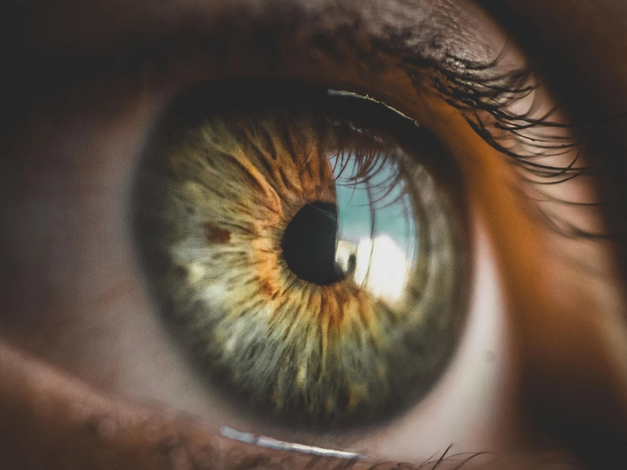 Innovative E-Paper Achieves Human-Eye Resolution Without Backlight
